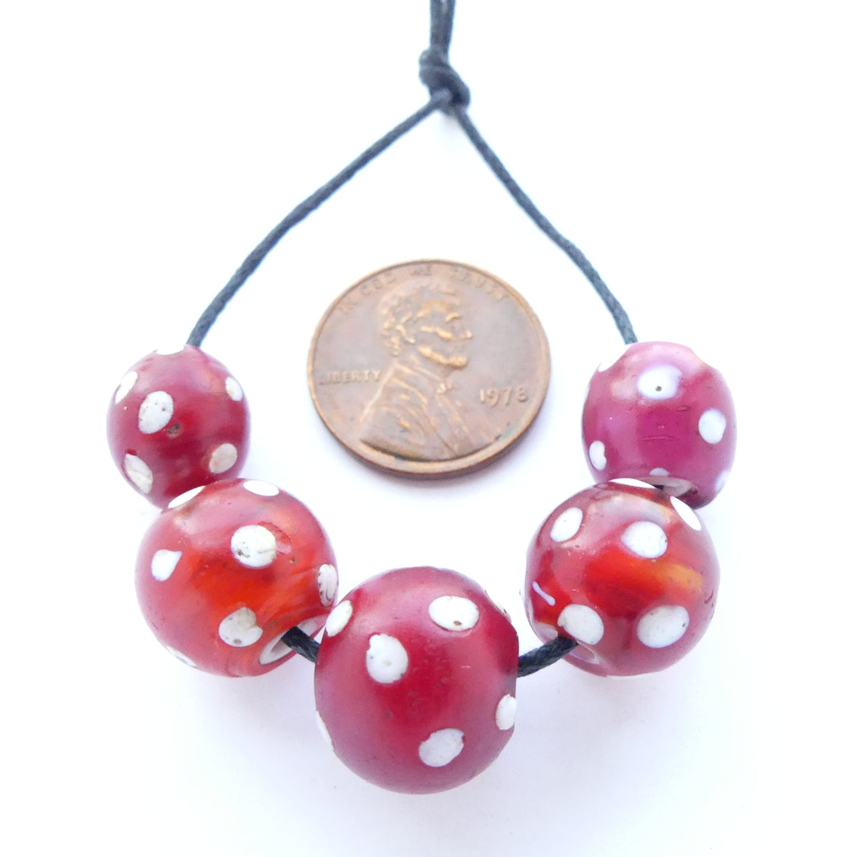 White Hearts, Antique Eye Beads, Brighter Red, Sets of 5 – Beadazzled.com