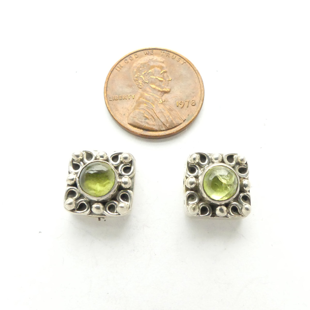 Indian Silver Spacers, Three-Hole Square with Peridot Cab, 12x12mm, So ...
