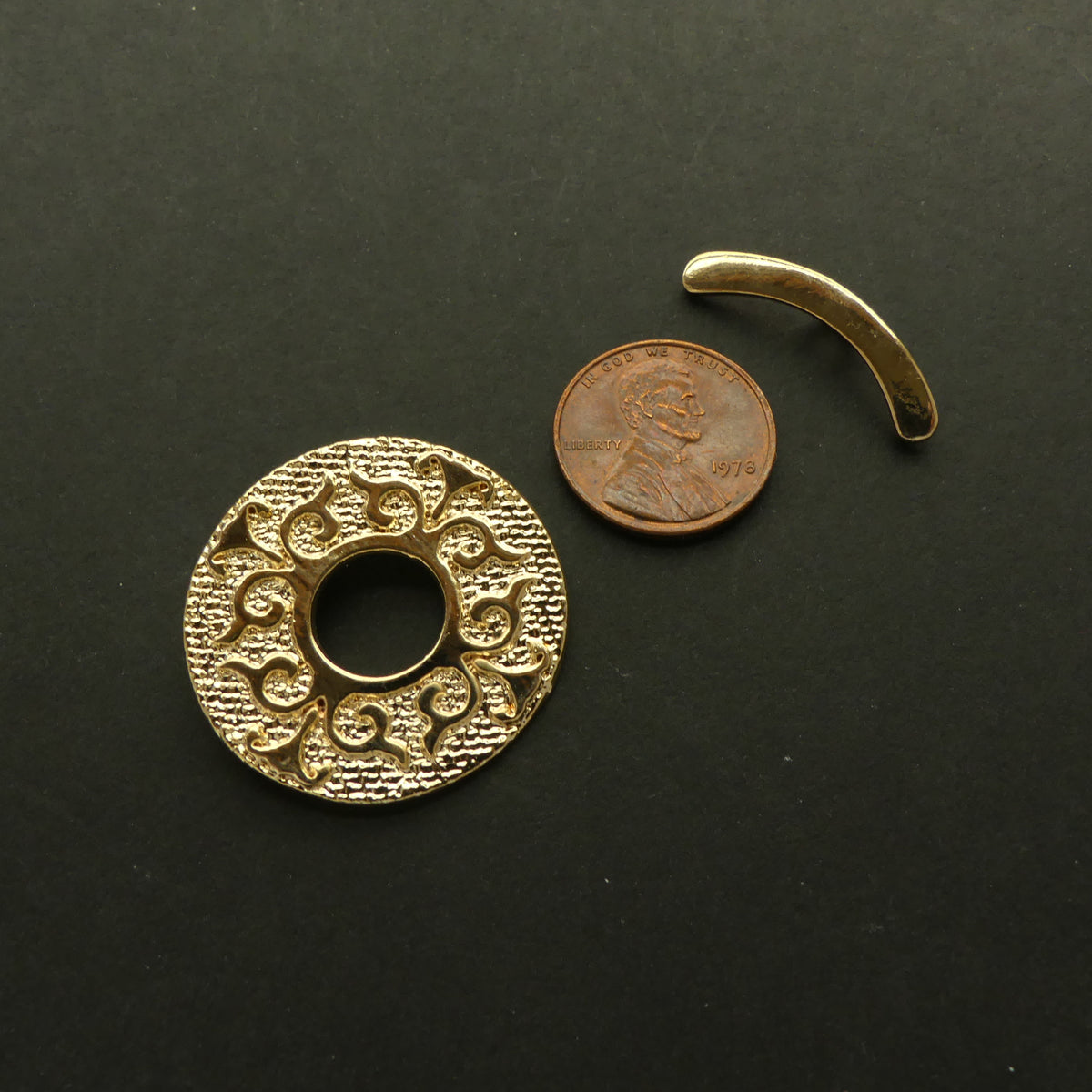 Clasp, Cast Gold-Tone, Toggle with New Growth Design, 30mm Diameter ...