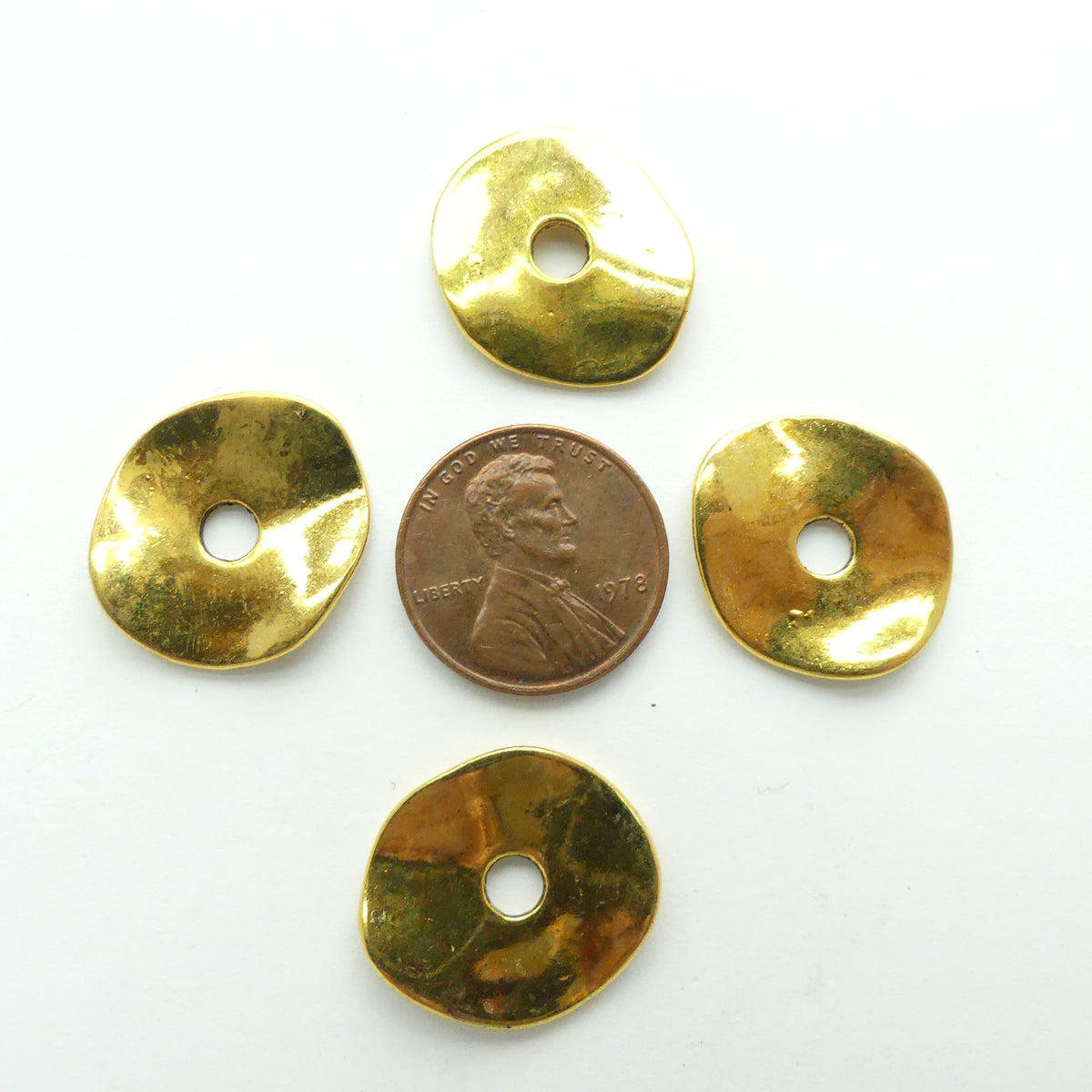 Cast Gold-tone Wavy Donut, 19mm, Set of 4 – Beadazzled.com